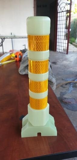 MEDIAN NIGHT REFLECTOR POST 2.0